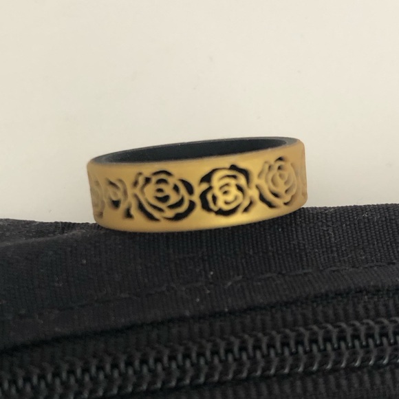 Qalo | Jewelry | New Qalo Rose Laser Cut Gold Ring | Poshmark